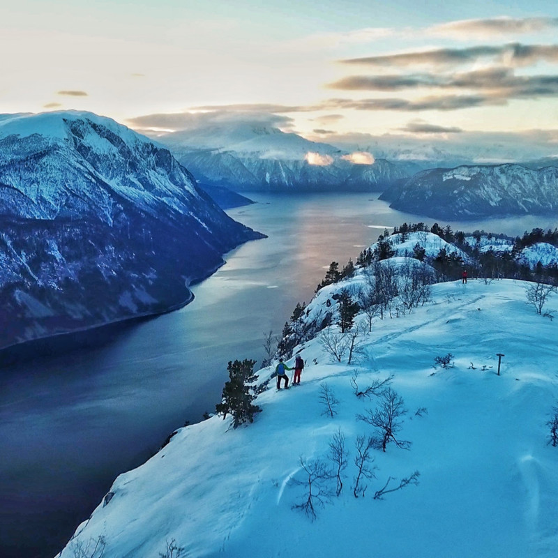 The ultimate snowshoe hike in Jotunheimen's winter landscape - Tyin ...